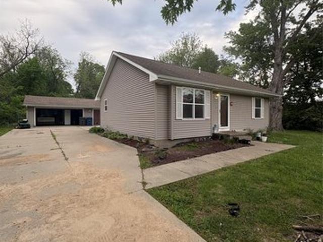 346 E Titus Ave, Des Moines, IA 50315