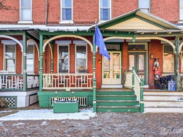 346 E Union Street