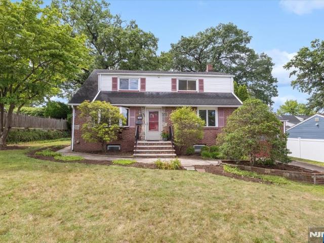 346 E Woodland Road