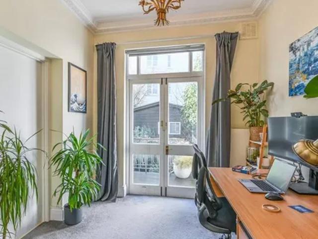 346 Kennington Road, London, SE11 4LD, United Kingdom | 4 bed apartment for rent #139476334 | Rentberry