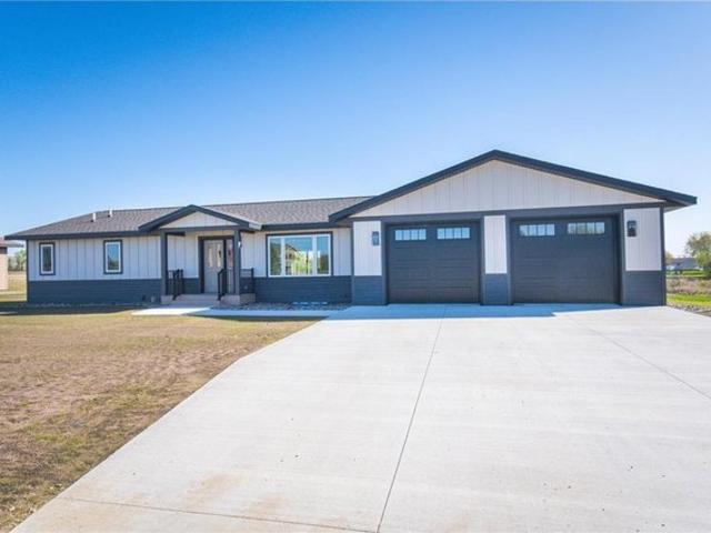 346 Halfaday Dr, Sauk Centre, MN 56378