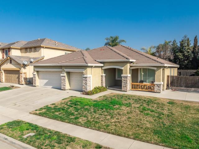 346 Martin St, Tulare, CA 93274 | MLS #643522 | Compass