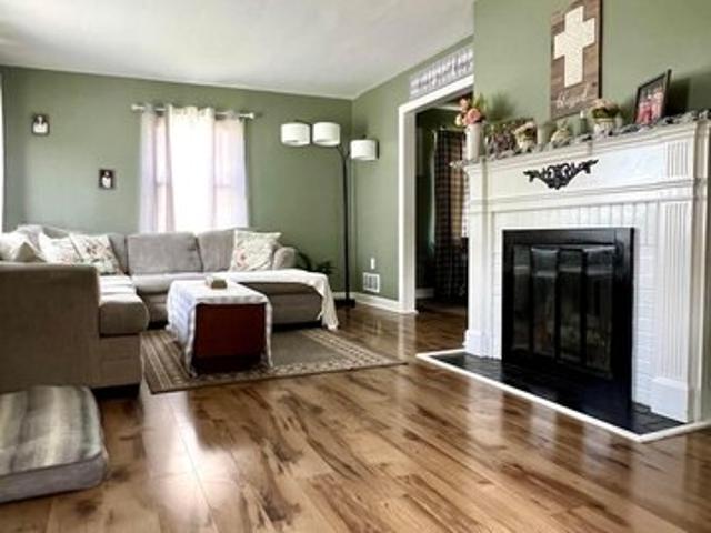 346 N 21st St, Newark, OH 43055