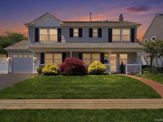 346 Seaford Ave, Massapequa, NY 11758
