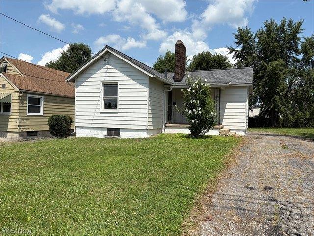 346 Plymouth Ave, Girard, OH 44420