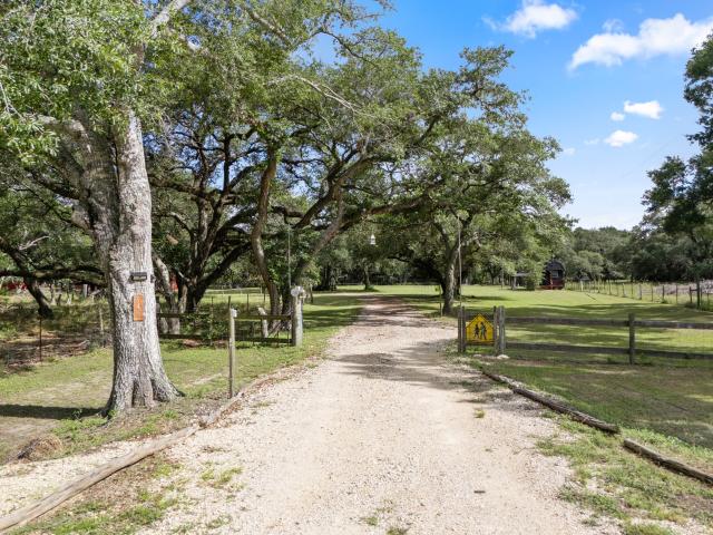 346 Private Road 821
