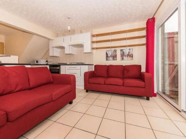 £346 p/w £1,499 pcm