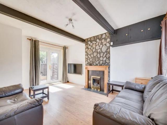 £346 p/w £1,500 pcm