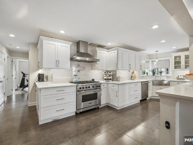346 Roosevelt Avenue