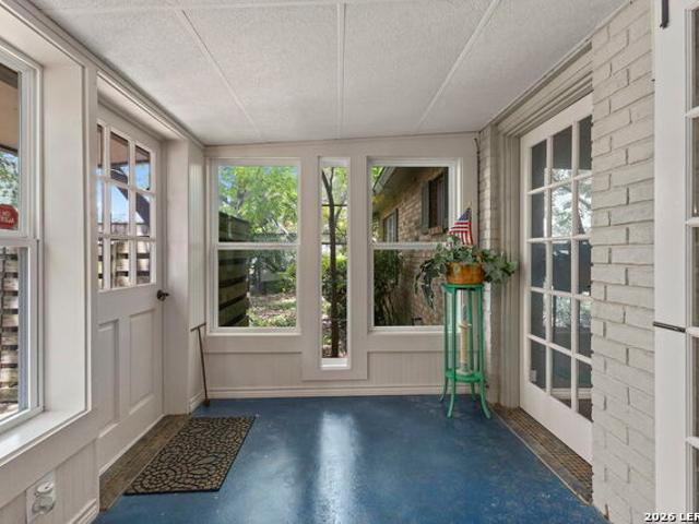 346 Rainbow Dr
