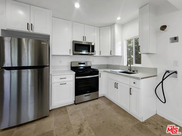 346 W Hardy Street 1