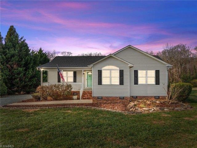 346 Walnut Creek Ln, Asheboro, NC 27205
