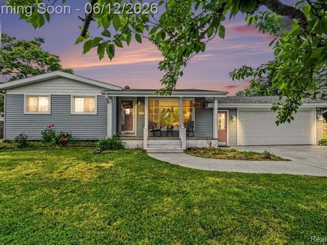 3474 Bilsky St, Burton, MI 48519