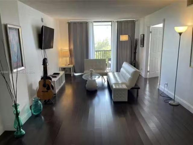 3475 N COUNTRY CLUB DR APT 707, AVENTURA, FL 33180 Condo/Townh.