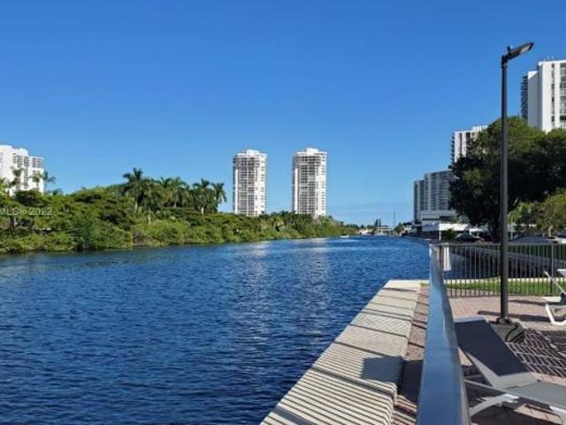 3475 Country Club Dr N #108, Aventura, FL 33180