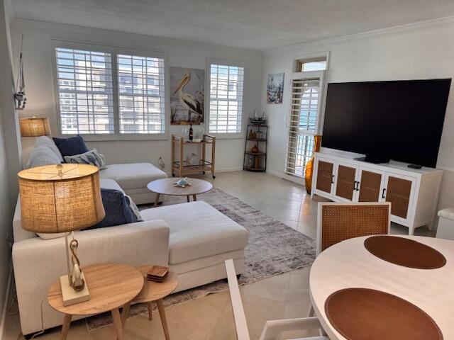 3475 S Ocean Blvd, Unit 6110, Palm Beach, FL 33480 | MLS #R11162 | Compass