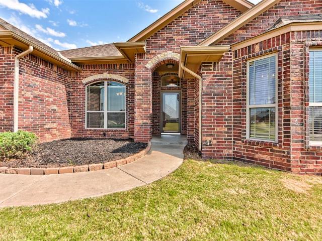 3477 NE Eastridge Circle