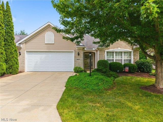 3477 Elmhurst Cir, Uniontown, OH 44685