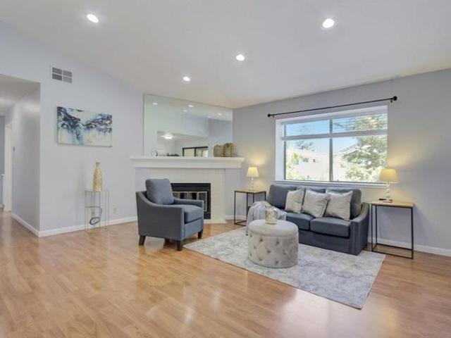 34785 Mosaic Cmn 27, Fremont, CA