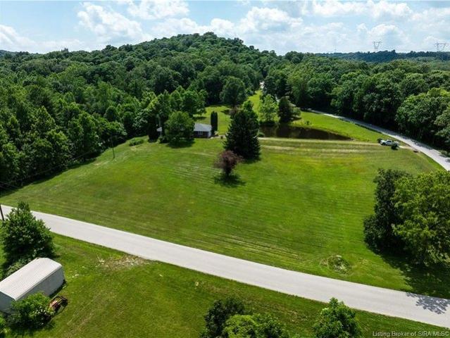 3479 N Elk Creek Rd, Salem, IN 47167