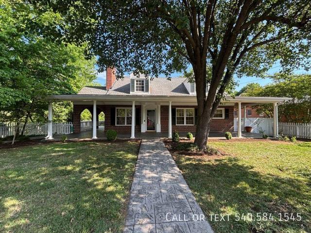 4 bedroom – Roanoke County Hidden Valley Schools