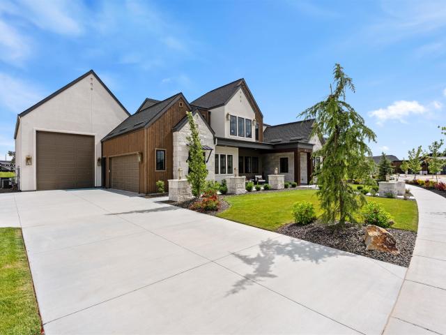 3470 N Harvest Moon Way