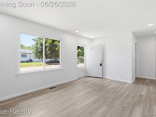 3472 W Gracelawn Avenue
