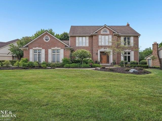 3473 Summit Ridge Dr, Rochester Hills, MI 48306