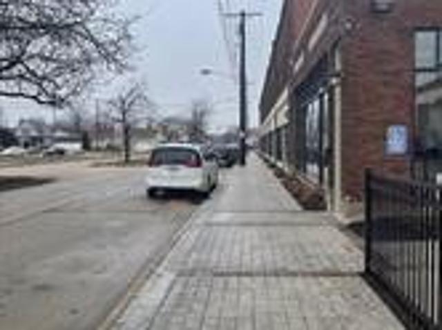 347UP Center Street 205