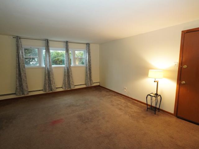 347 Dalewood Ave, Unit 5, Wood Dale, IL 60191 | MLS #12629 | Compass