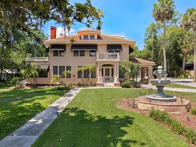 347 E 3rd Ave, Mount Dora, FL 32757
