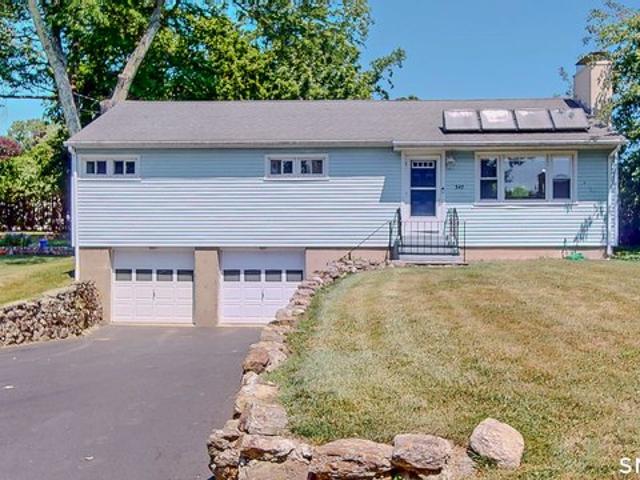 347 Edison Rd, Trumbull, CT 06611