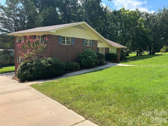 347 Hatley Circle NE