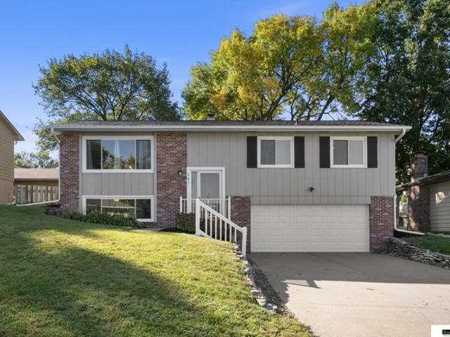 347 Michael Dr, Gretna, NE 68028