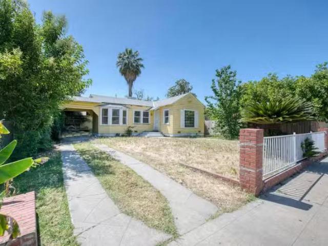 347 N FERGER AVE, FRESNO, CA 93701 Single Family Residence For.