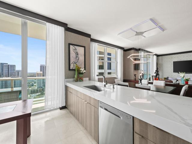 347 N New River Dr E, Unit PH 4, Fort Lauderdale, FL 33301 | MLS #B26033