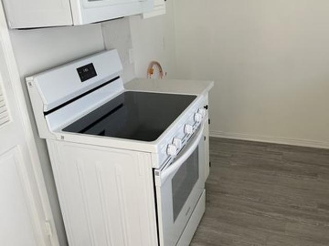 347 N Oakhurst Dr Apt 5, Beverly Hills, CA 90210