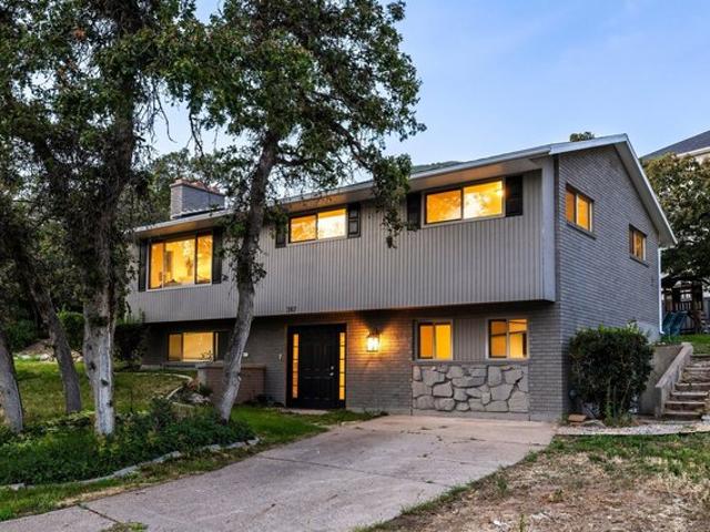 347 S Mountain Rd E, Fruit Heights, UT 84037