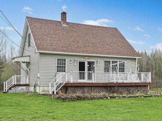 347 River Rd, Canaan, VT 05902