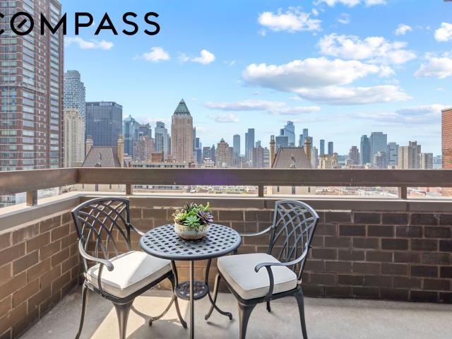 347 W 57th Street 27E