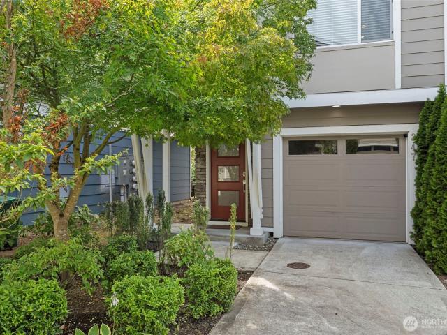 347 Vashon Court NE