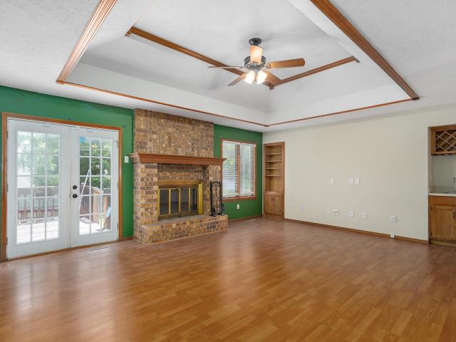 3484 S Meadowlark Avenue