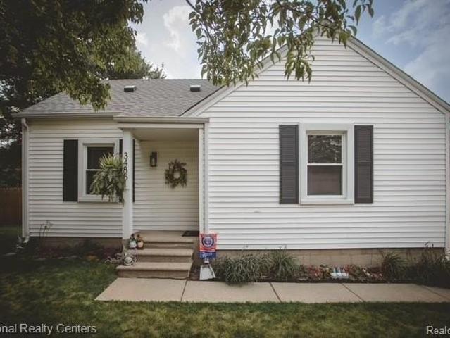 34851 Wadsworth St, Livonia, MI 48150