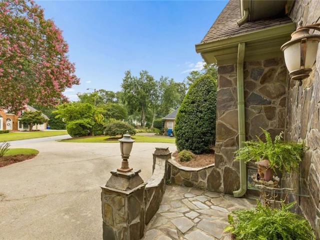 3485 Sheridan Chase SE