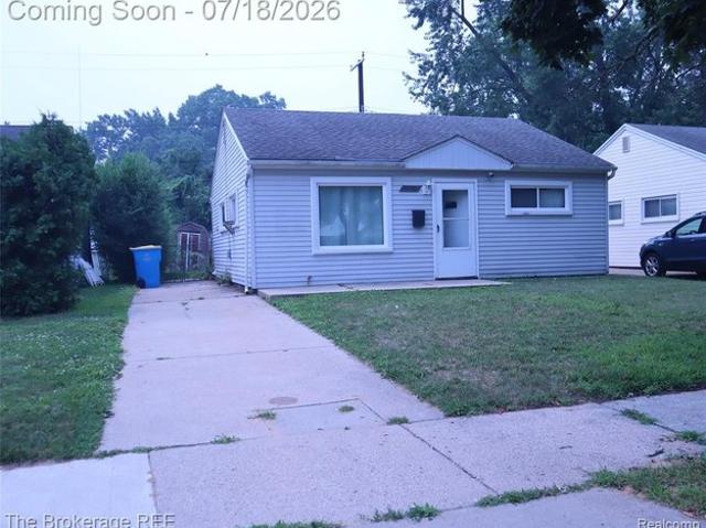 34861 John St, Wayne, MI 48184
