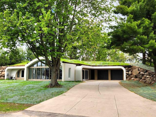 3486 Whytecliff Way