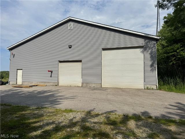 3487 N Ridge Road