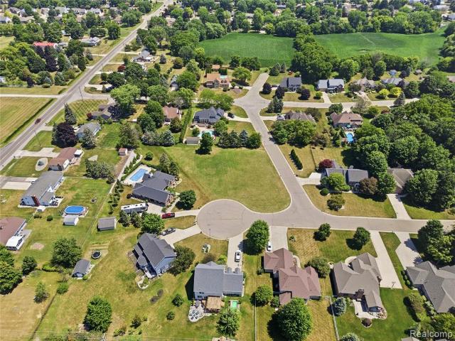 3488 Woodridge Drive