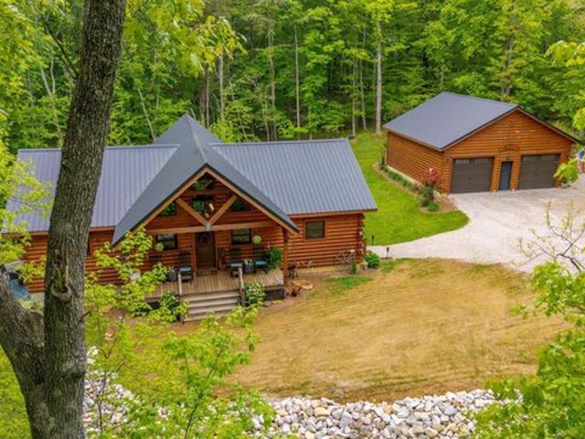3489 N Shamrock Ln, Birdseye, IN 47513