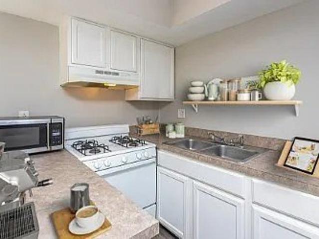 3489 Lansdowne Dr, Lexington, KY 40517